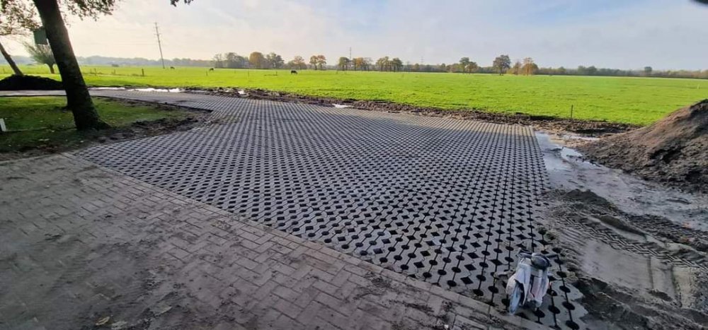 Van den Berg Infra - Toerit voor de trekker met graskeien in Hulshorst